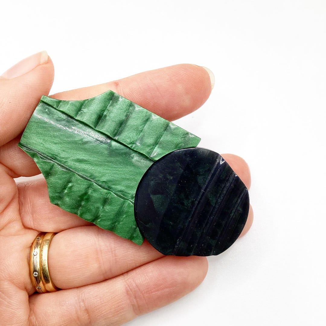 Art Deco Belt Clasp in Green Pearlised Plastic. - Etsy