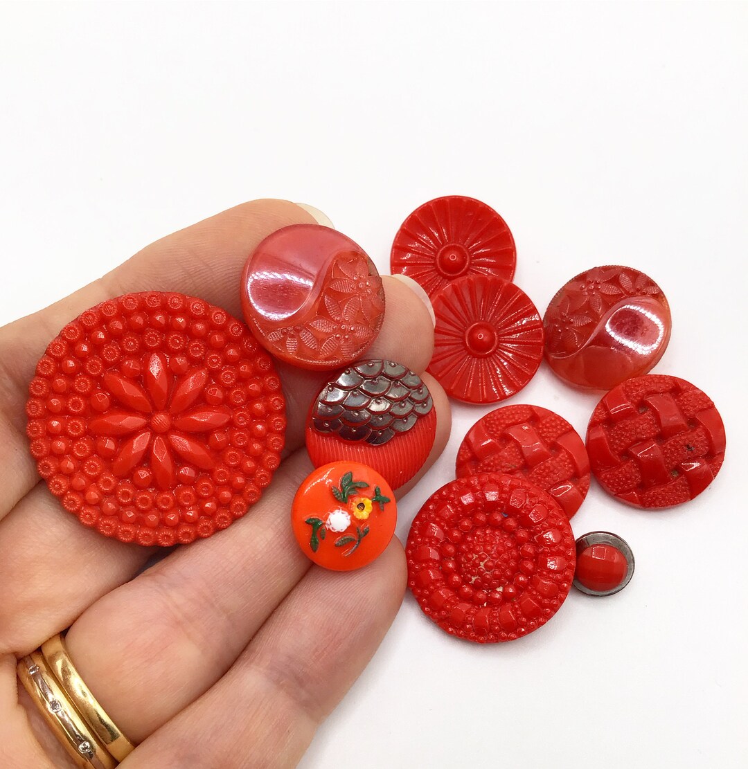 Collection of Vintage Buttons in Red Glass. - Etsy