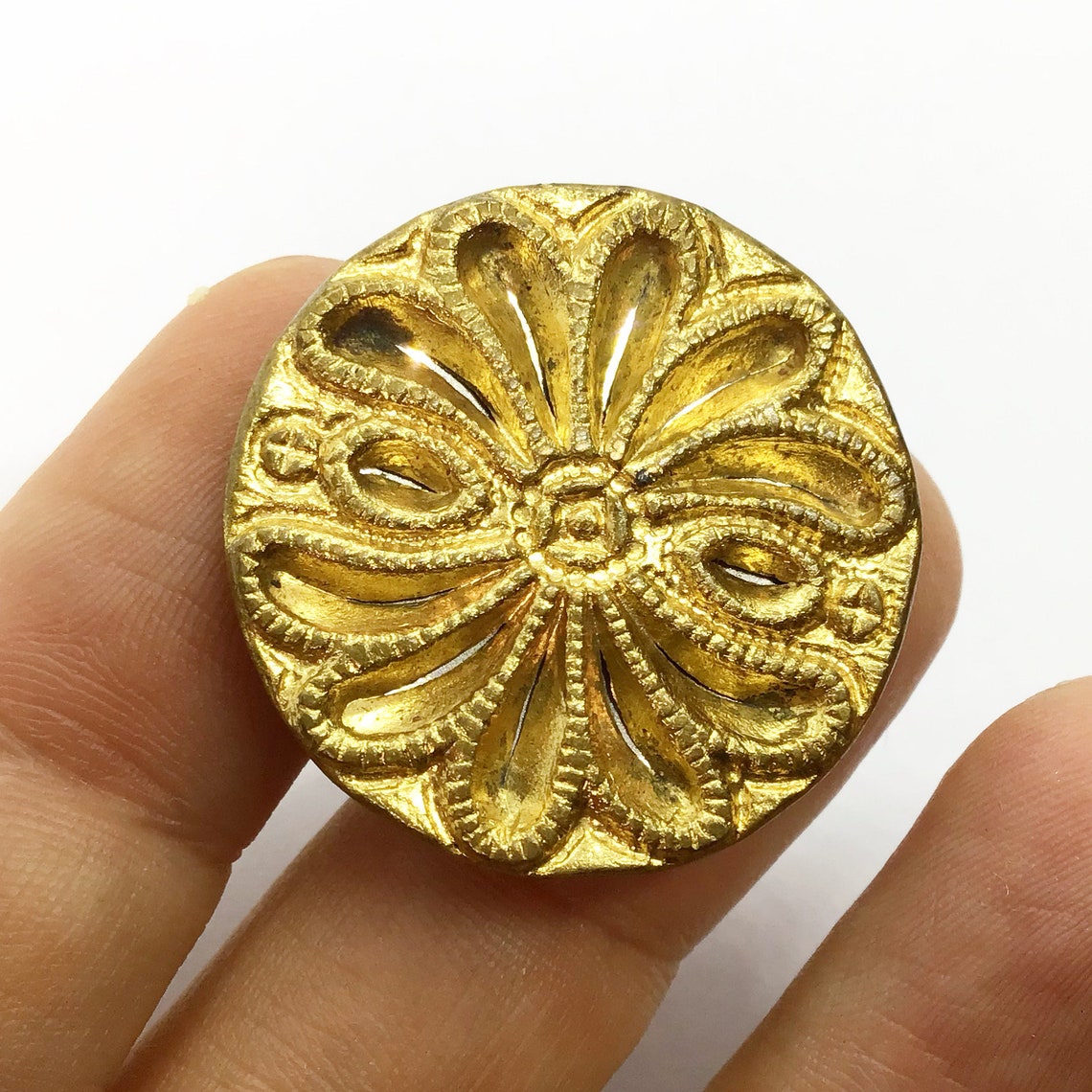 Antique gilt button Victorian. 2.9 cm / 1.1 inches across. | Etsy