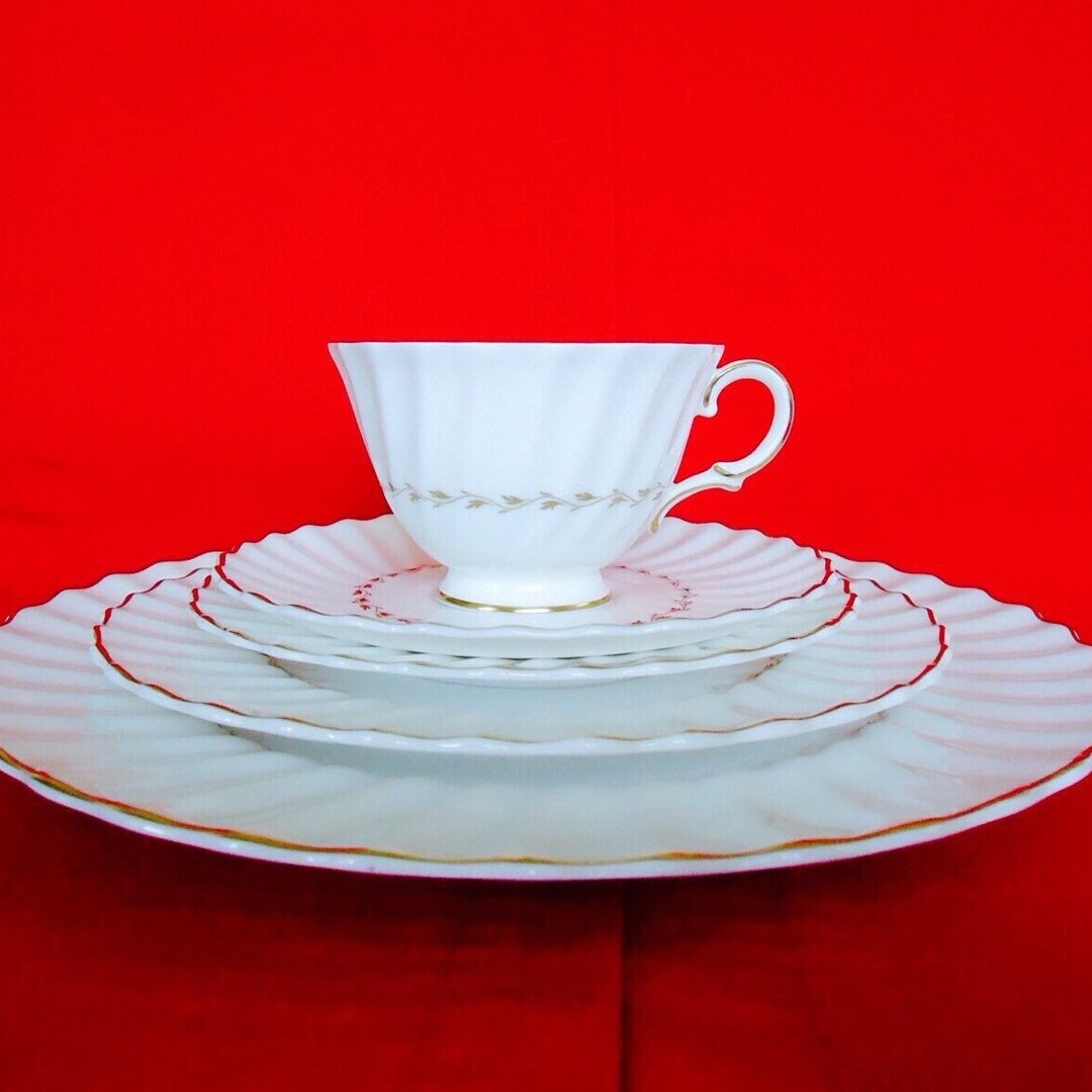 Royal Doulton Adrian H Bone China 5-piece Dinnerware Place Setting ...