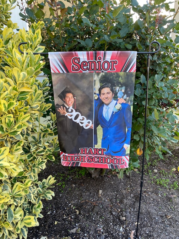 This is the perfect Senior Flag for your favorite student. | Etsy