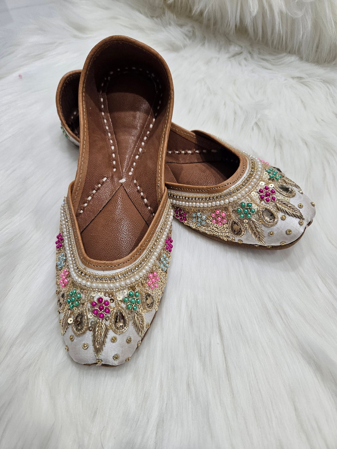 White Punjabi Jutti Khussa Cream Jutti Punjabi Jutti Multicolored Flat ...