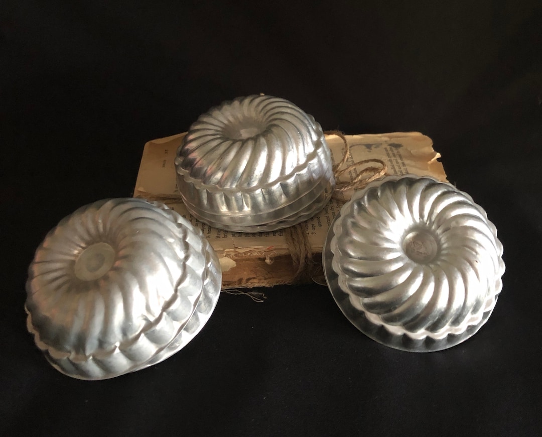 Vintage Molds,small Aluminum Jello Molds, Swirl Ribbed Molds,vintage ...