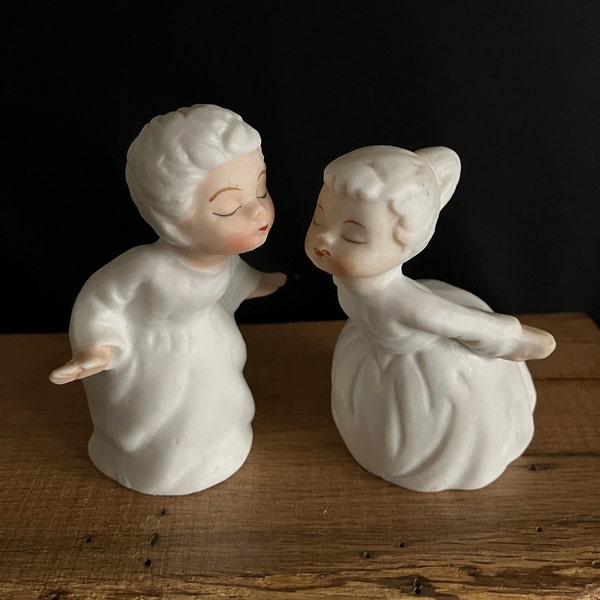 Kissing Figurine - Etsy