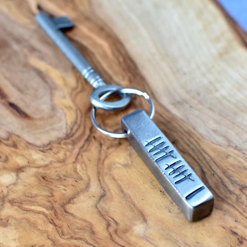 Bar Keychain - Etsy