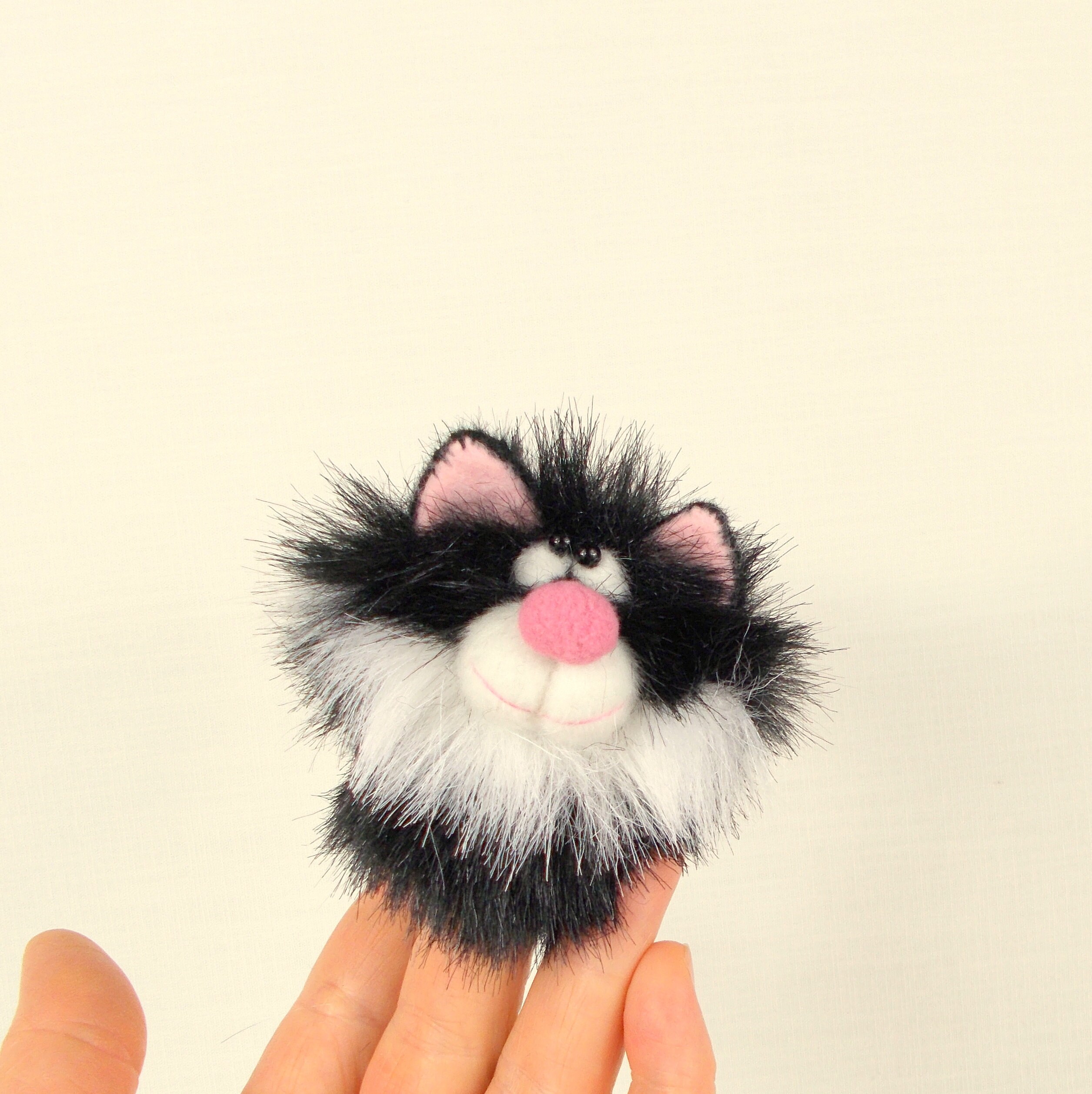 Petite black cat finger puppet. Finger puppet theater. Plush | Etsy