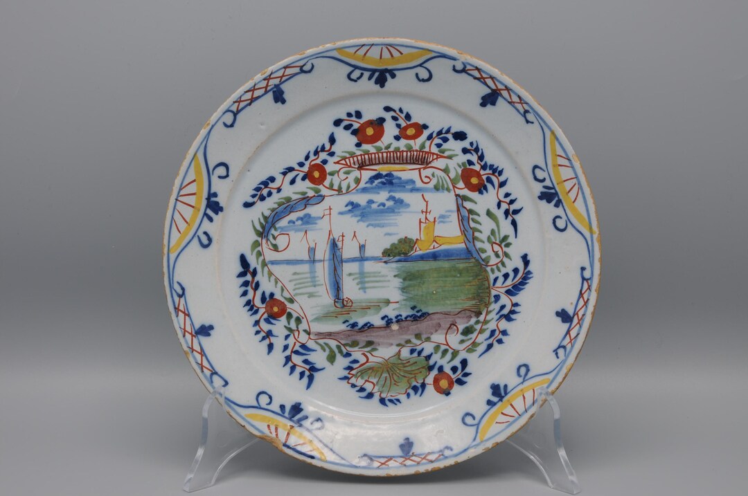 Delft Polychrome Plate With a Cartouche Depicting Ships - Mid 18th ...