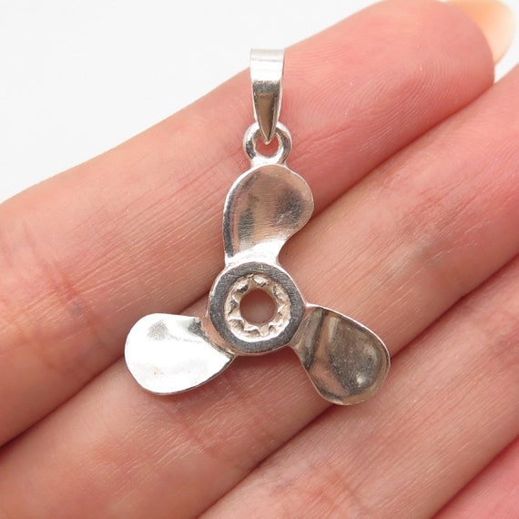 925 Sterling Silver Vintage Fan Blades Pendant - Gem