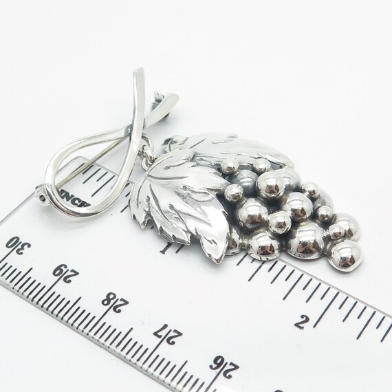 925S Sterling Silver Vintage Bunch of Grapes Pin Broo… - Gem