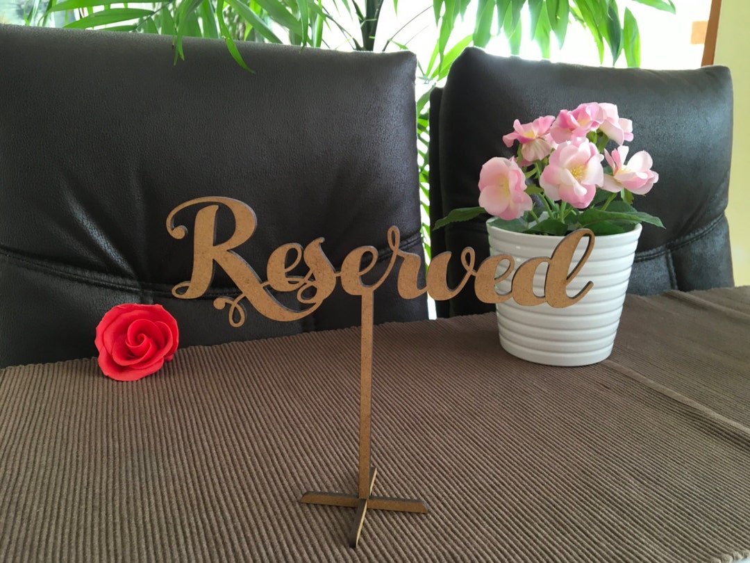 Signe réservé de table en bois Signe de mariage autonome Signes de ...
