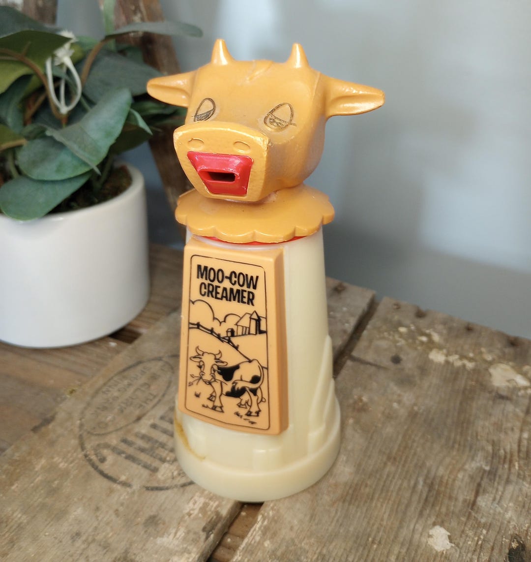 Vintage Moo Cow Dairy Creamer Kitschy Rustic Farmhouse Cattle Table ...