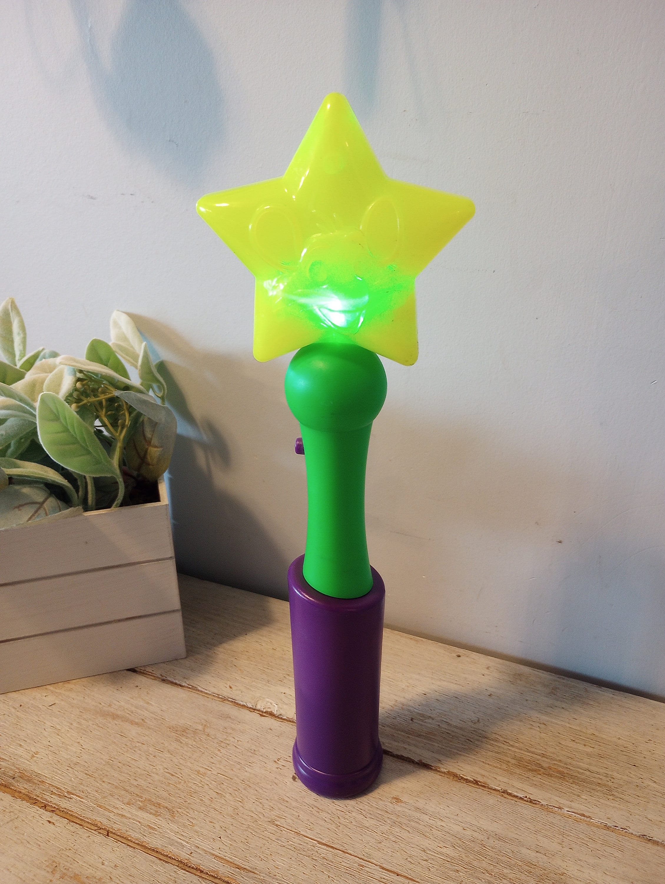 Chuck E Cheese 90s Birthday Star Light up Wand Vintage Y2k Animatronics ...