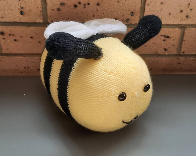 Cuddly Bumble Bee Knitting Pattern DIGITAL DOWNLOAD - Etsy