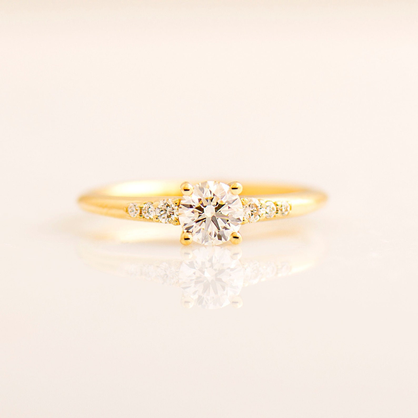 Tapered Round Ring 14K / 18K Yellow Gold Ring Round Cut - Etsy