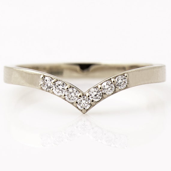 V Shape Diamond Ring 7 Diamonds Ring Accommodate Wedding Ring 14K 18K White Gold Chevron Ring 2 Mm Wide Wedding Band Diamond V Ring Etsy