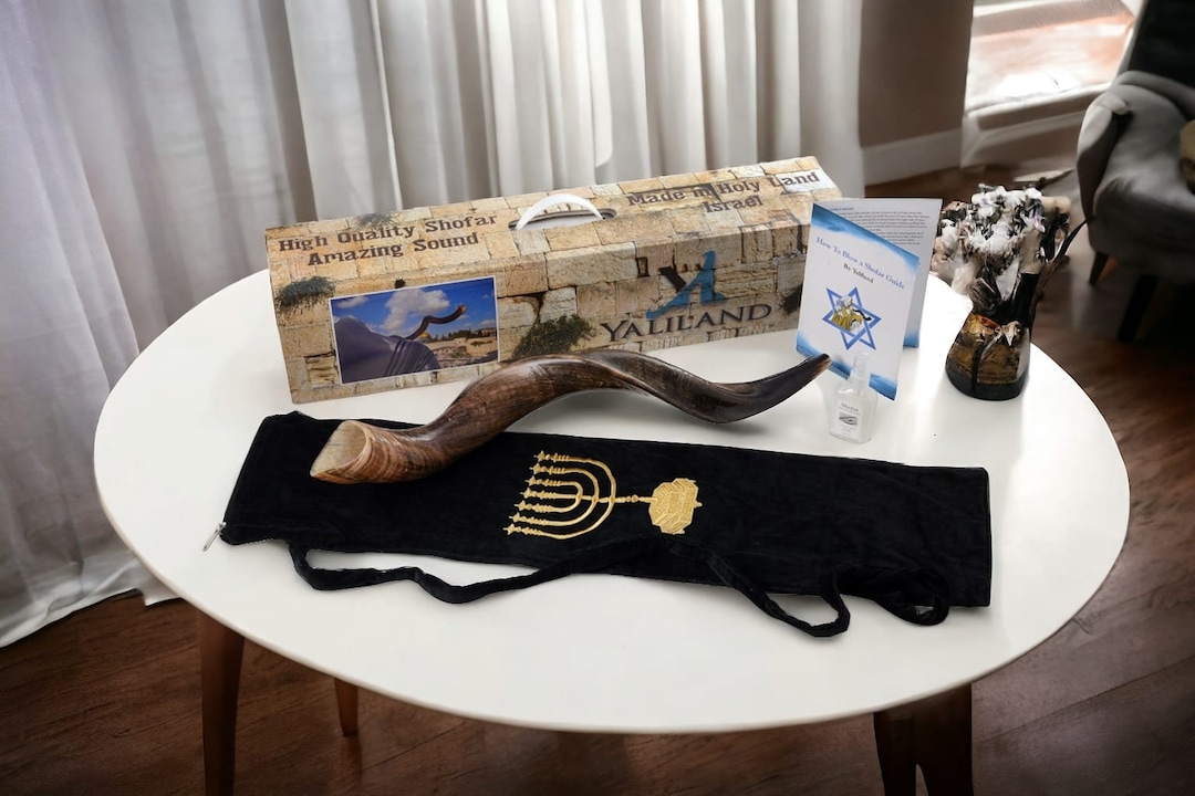 Full Natural Kudu Shofar Set From Israel: Includes Bag, Spray & Guide ...