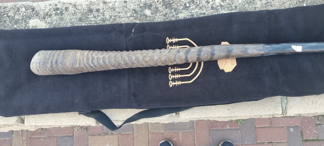 Authentic Gemsbok Oryx Shofar With Menorah Bag - Handcrafted in Israel ...