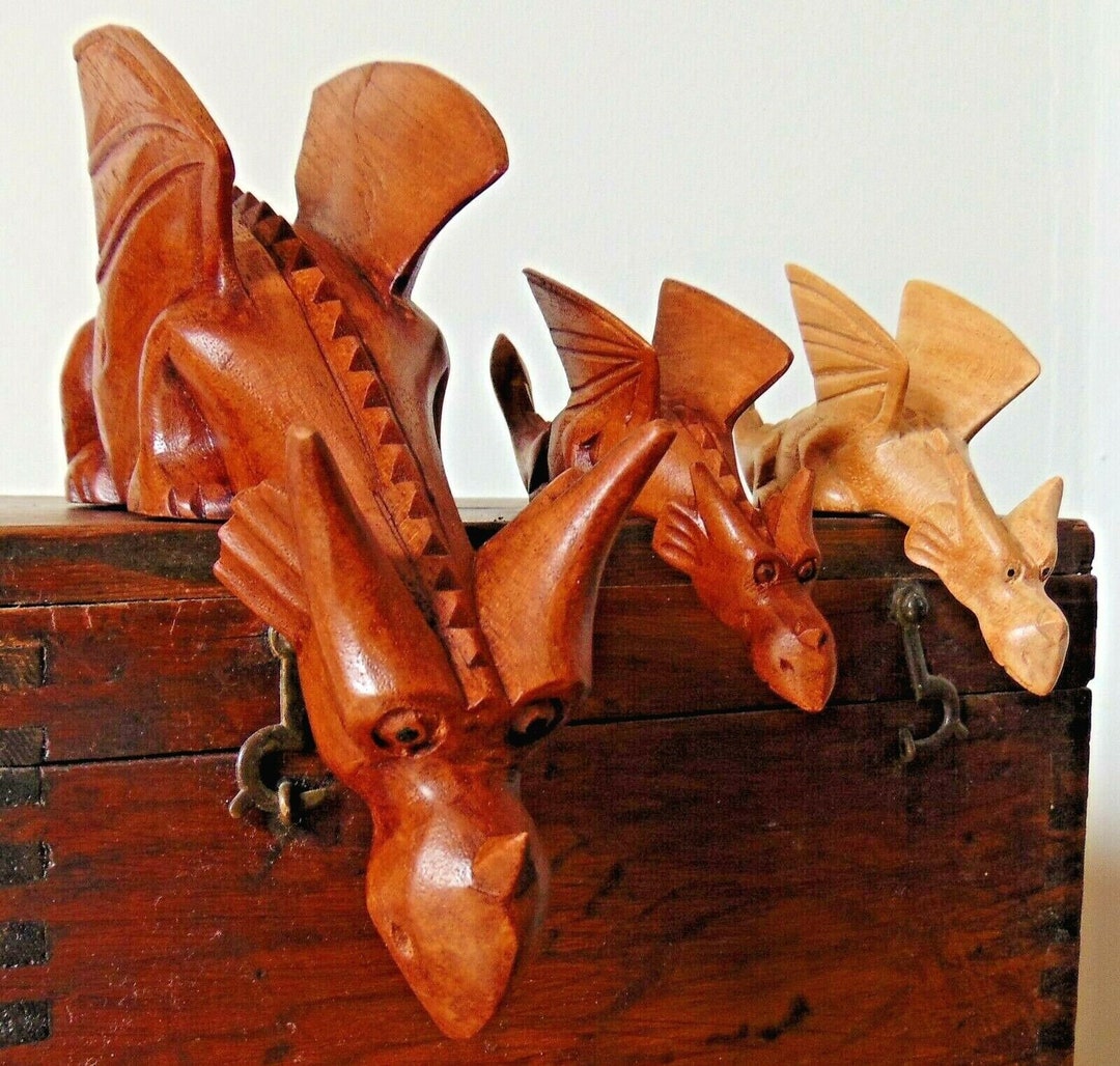 Carved Wooden Shelf Sitting Sitter Dragon Wood Carving Ornaments ...