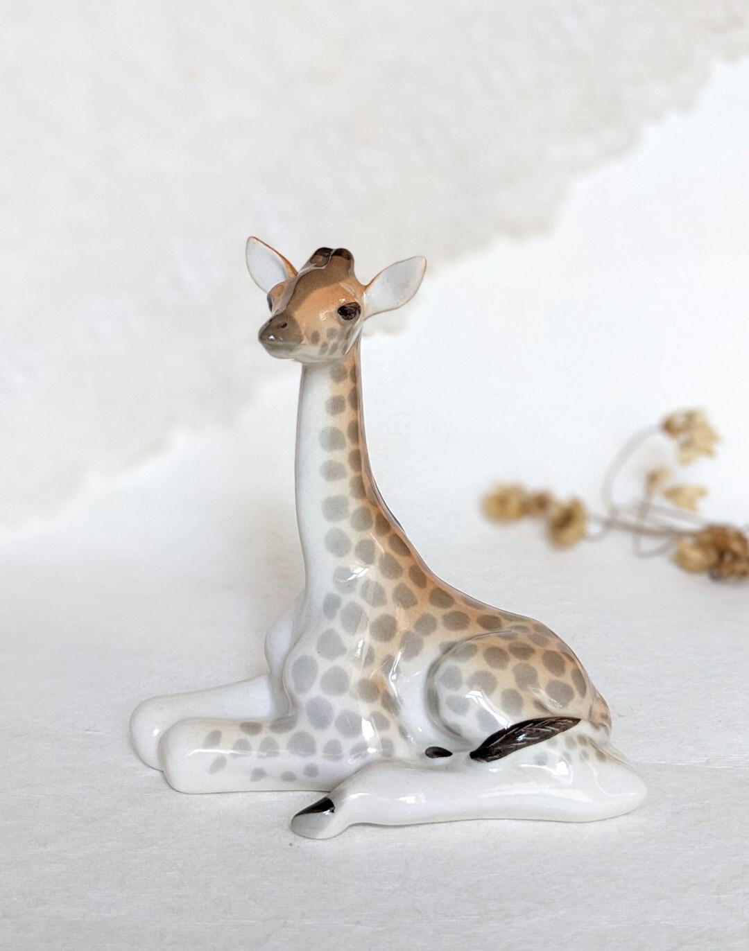 Vintage Collection Giraffe Figurine. Hand Painted Porcelain Giraffe ...