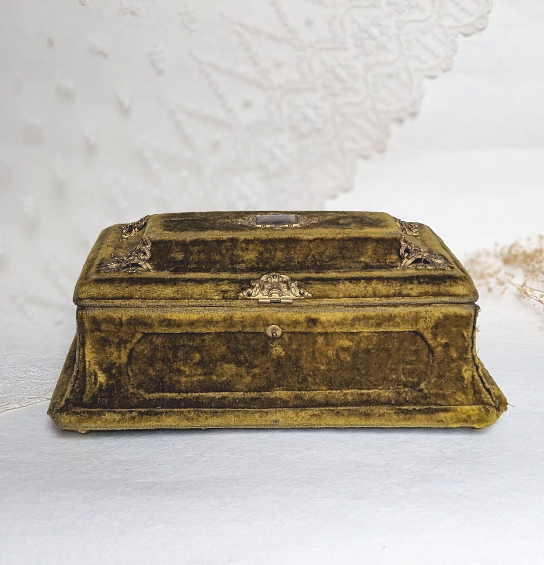 Antique Green Yellow Velvet Box. Green Velvet Box. Antique Boudoir ...