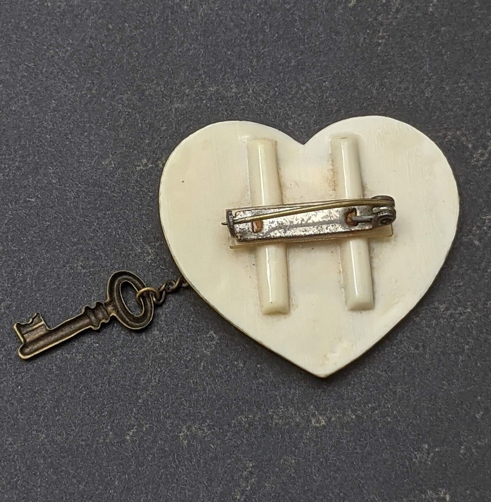 Rare Vintage Locket Heart Brooch. Locket Brooch. Austrian Brooch. Early ...