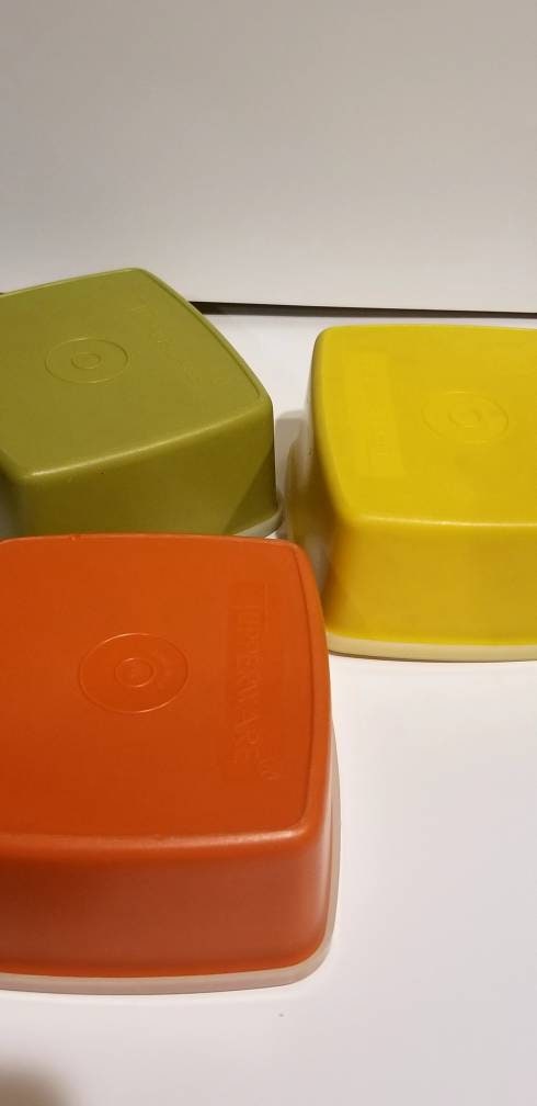 Vintage Tupperware Sandwich Containers / White Tupperware / yellow ...