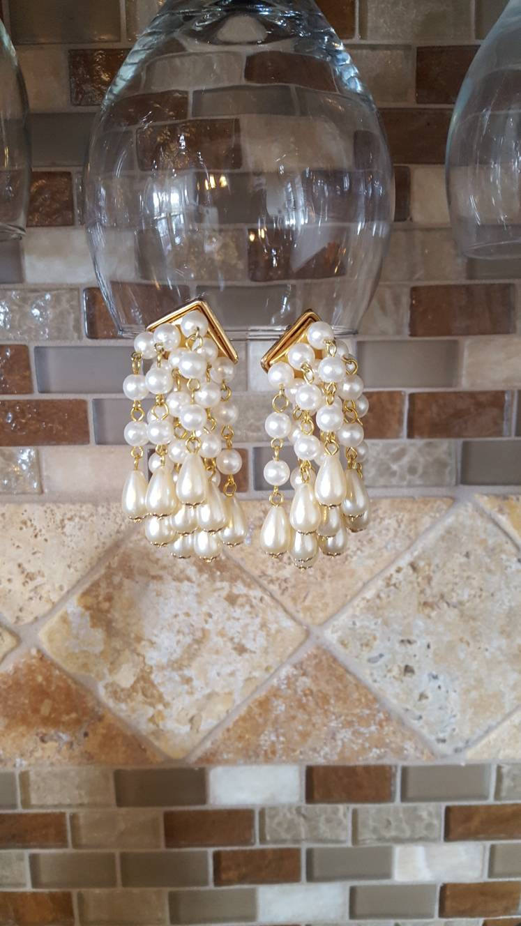 VINTAGE dangle Chandelier Clip On Earrings Photo Prop Accessories Pearl and Gold Costume Jewelry