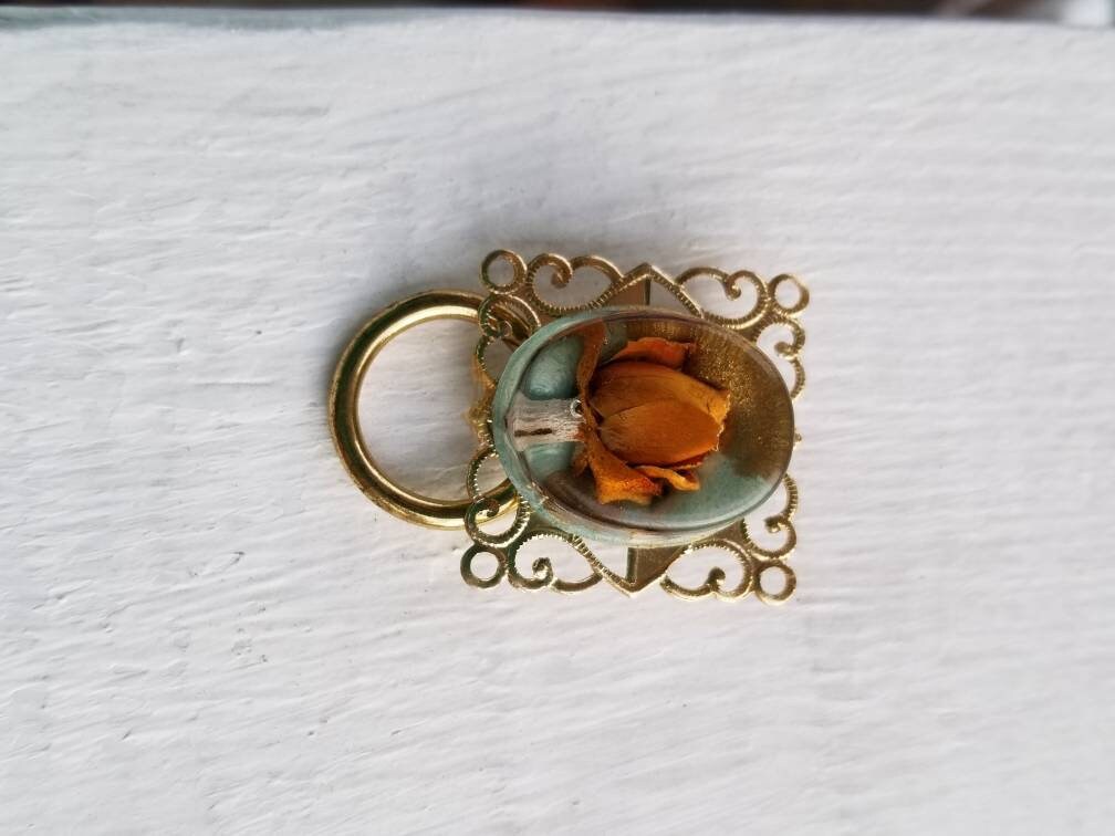 Vintage Brooch / Eyeglass Holder / Badge Holder / ID HOLDER / dried flower Brooch Gift for Her