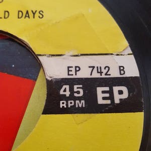 THE JETSONS 45 RPM Record / 3 on 1 Golden Record / Hanna Barbers ...