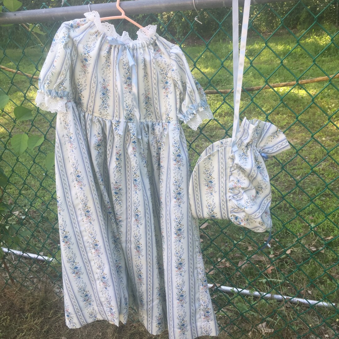 Blue Floral Calico Dress Size 4-6 ATTACHED SLIP and Bonnet 1850 Costume ...