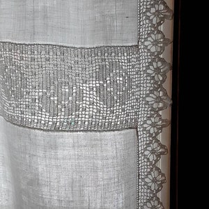 ROSE Embroidered Center Panel Antique Linen! Scalloped Edges 16 X 42 ...