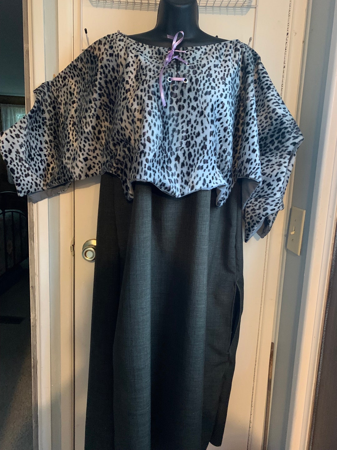 First Nations Eagle Wing Animal Print Dress Regalia, Size XL-XXL. Black ...