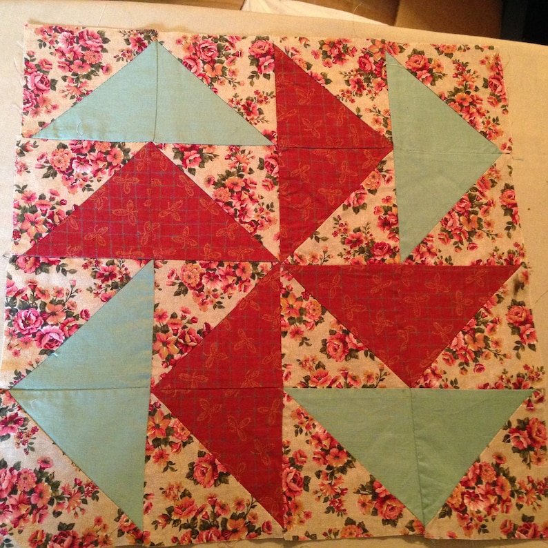 17 Inch Pinwheel Variation Pattern QUILT BLOCK. Floral, Barn Red, Roses ...