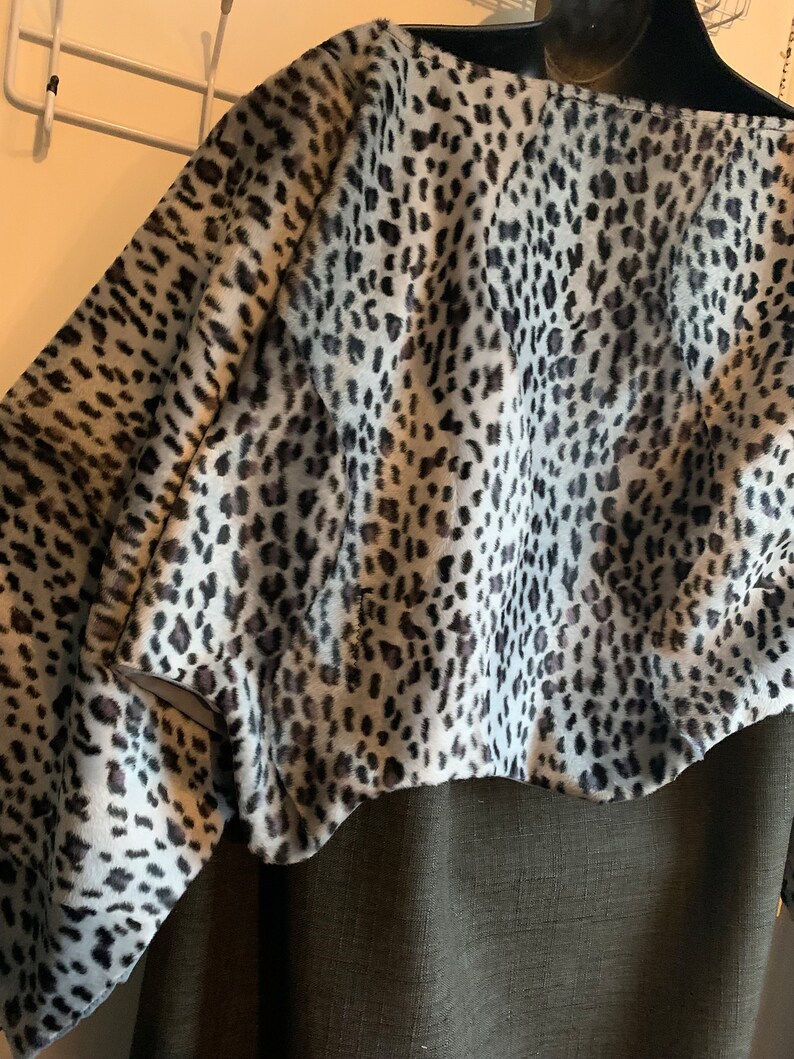 First Nations Eagle Wing Animal Print Dress Regalia, Size XL-XXL. Black ...