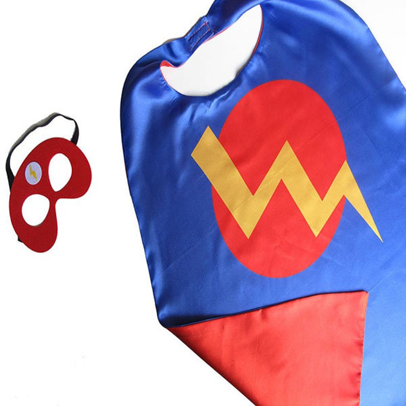 Superhero Cape & Mask + FREE Superhero Party Printable | Kids Pretend ...