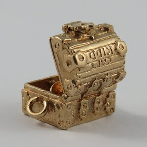 Captain Kidd Treasure Chest Full of Loot 9K Mechanical Gold Vintage ...