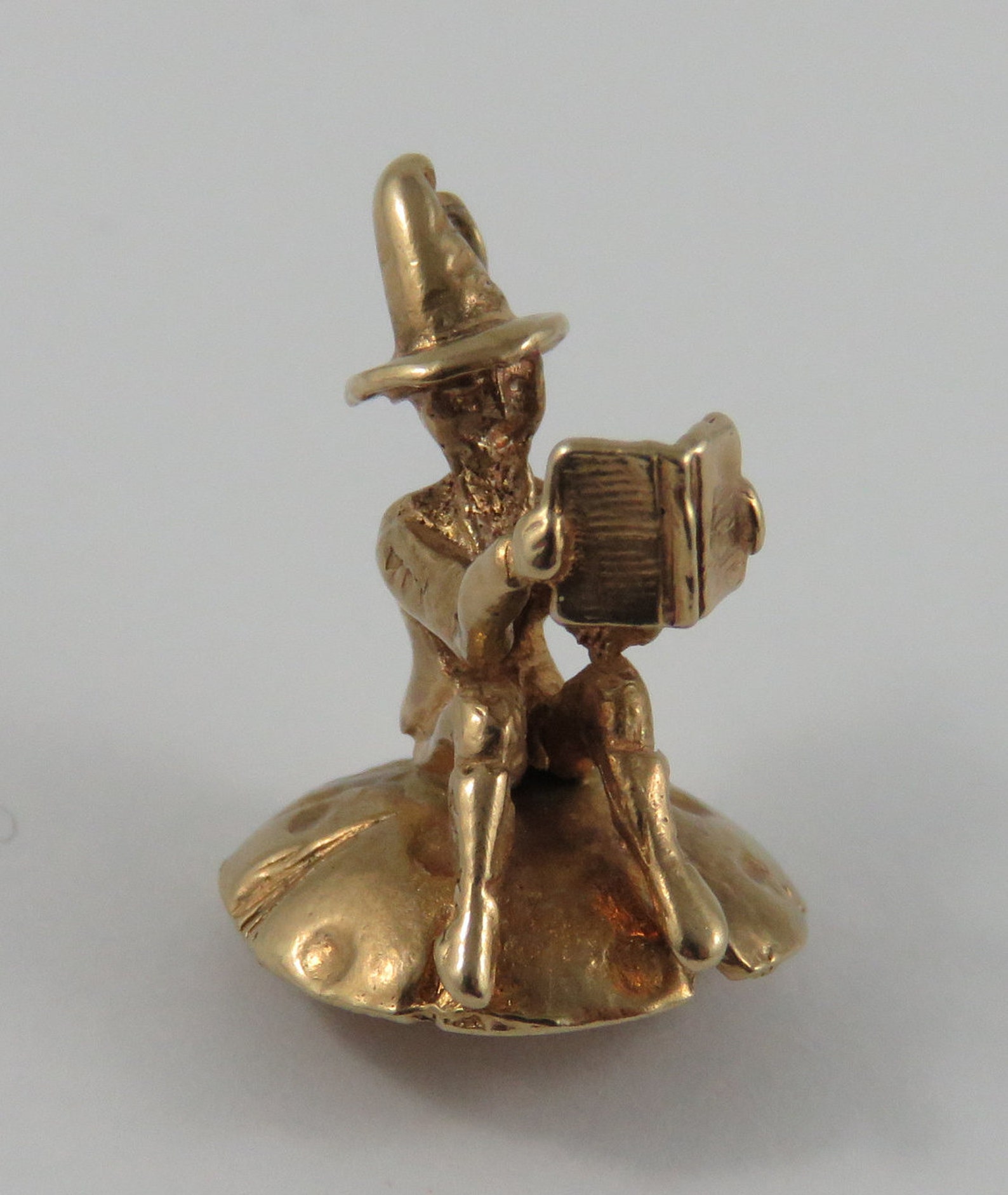 Elf Reading on a Toadstool 9K Gold Vintage Charm For Bracelet | Etsy