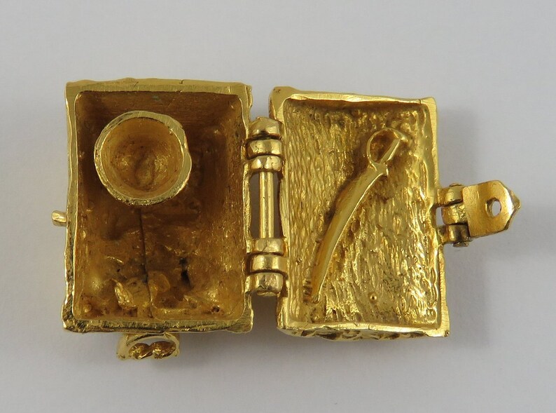 Treasure Chest Full of Loot Mechanical 18K Gold Vintage Charm - Etsy