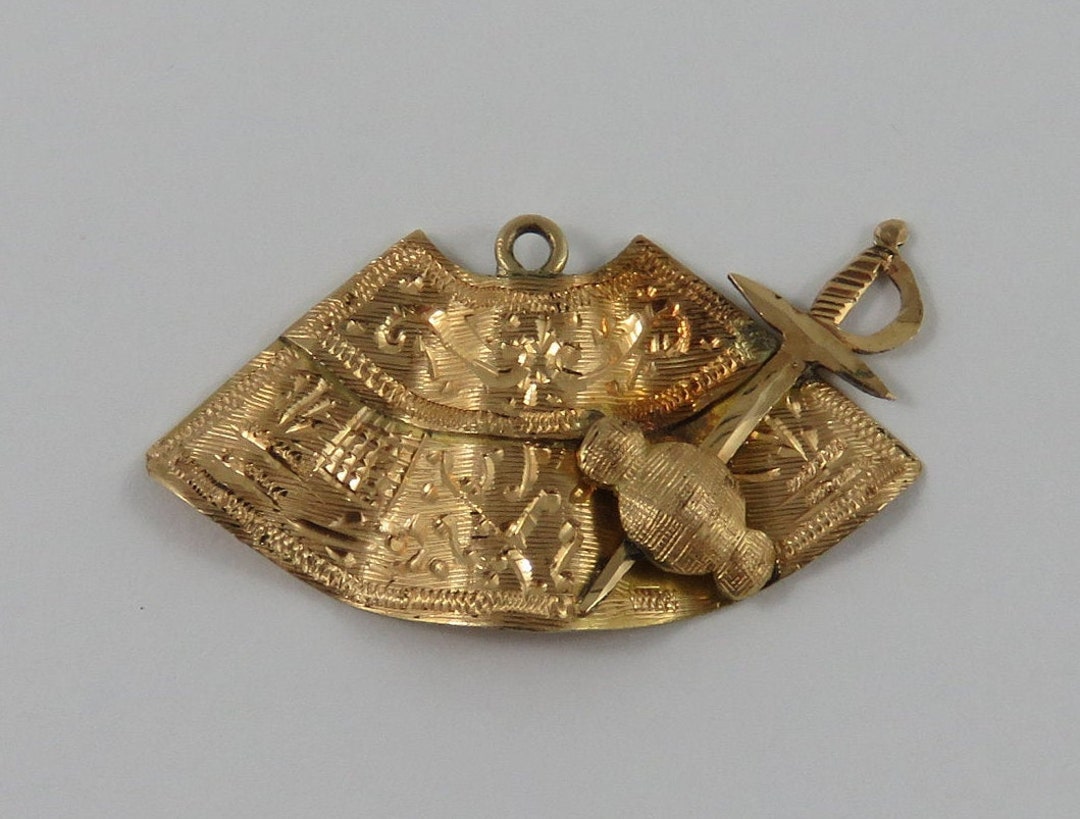 Bull Fighter Sword & La Muleta 18K Gold Vintage Charm for Bracelet - Etsy