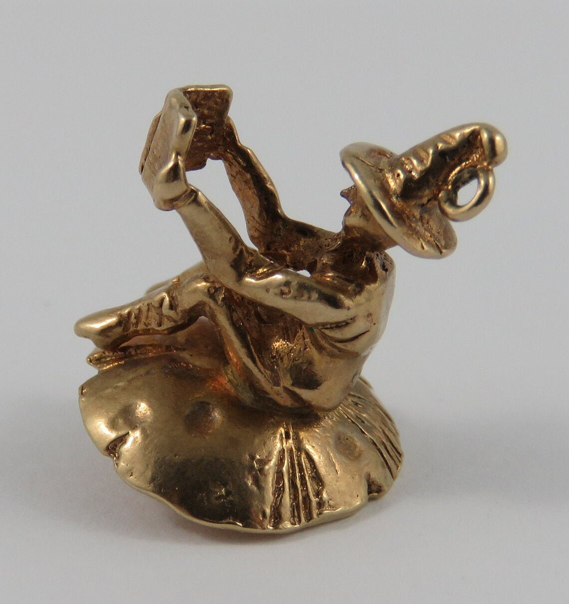 Elf Reading on a Toadstool 9K Gold Vintage Charm for Bracelet - Etsy