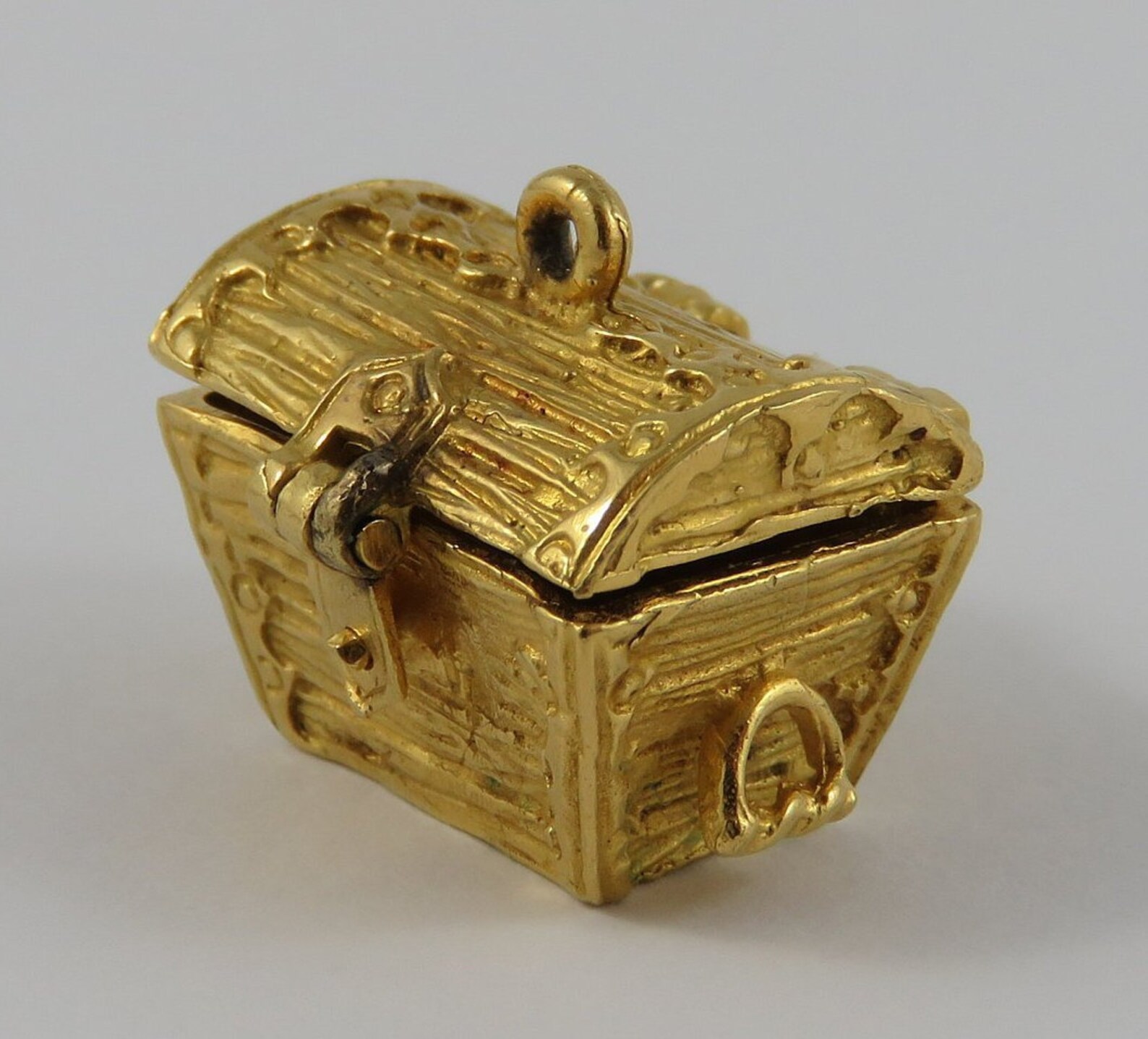 Treasure Chest Full of Loot Mechanical 18K Gold Vintage Charm - Etsy