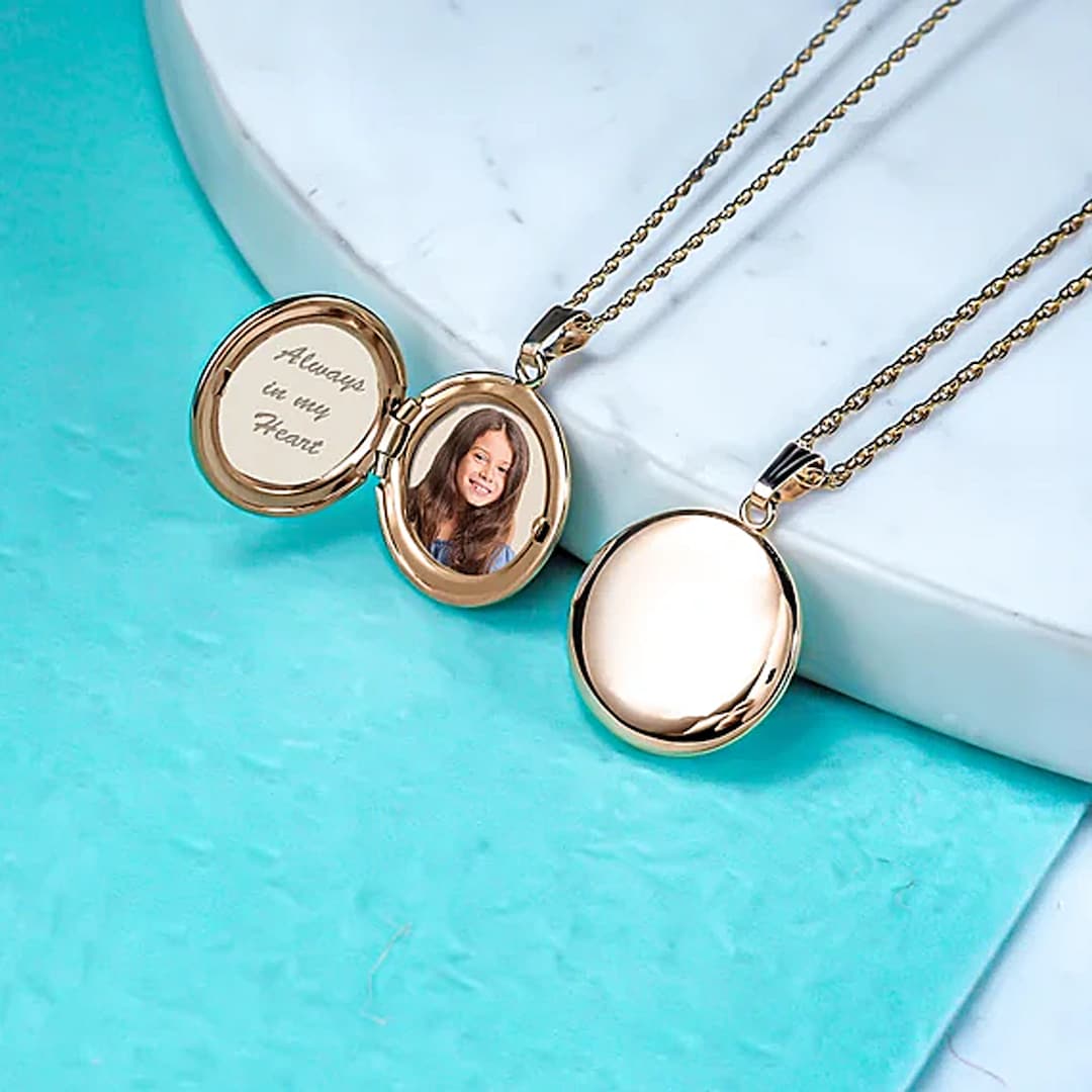 Necklace With Picture 14k Gold Photo Locket Rare 1940s 14k Gold Locket ...
