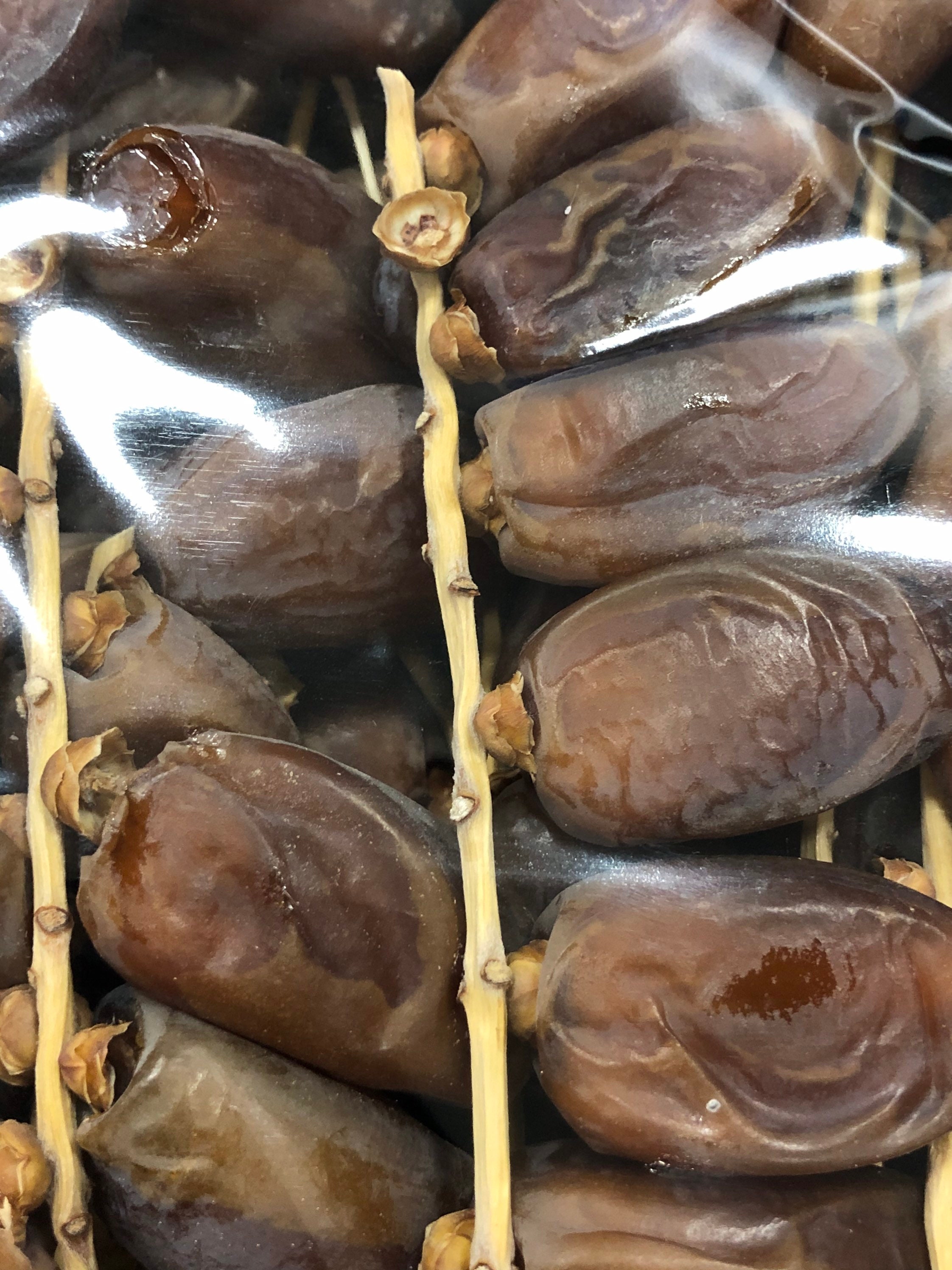 Dried Stem Dates 11lb, Datiles Naturales, Deglet Nour, on Branch ...