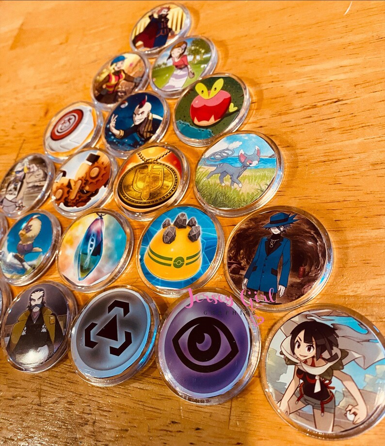 Circle Shaped Acrylic Upcycle Playing Card Character Button Pin Gift ...
