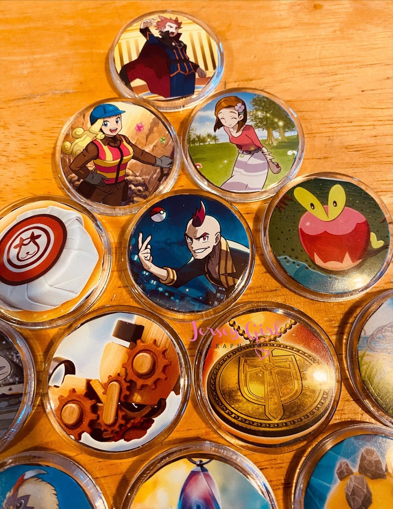 Circle Shaped Acrylic Upcycle Playing Card Character Button Pin Gift ...