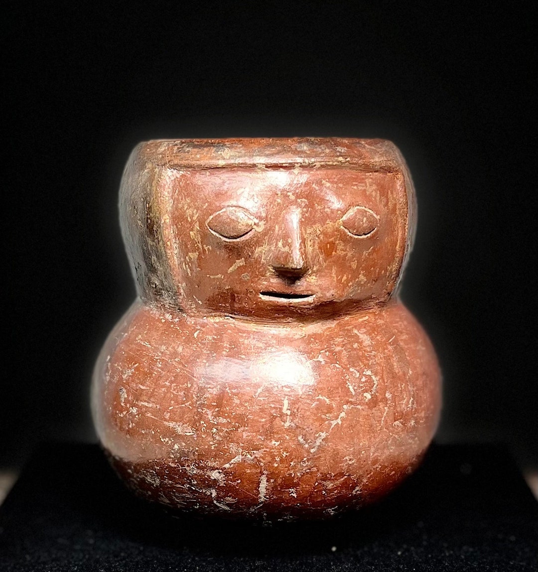 Pre-columbian Effigy Pot. Ecuador. 10th Century . Burnished Red W ...