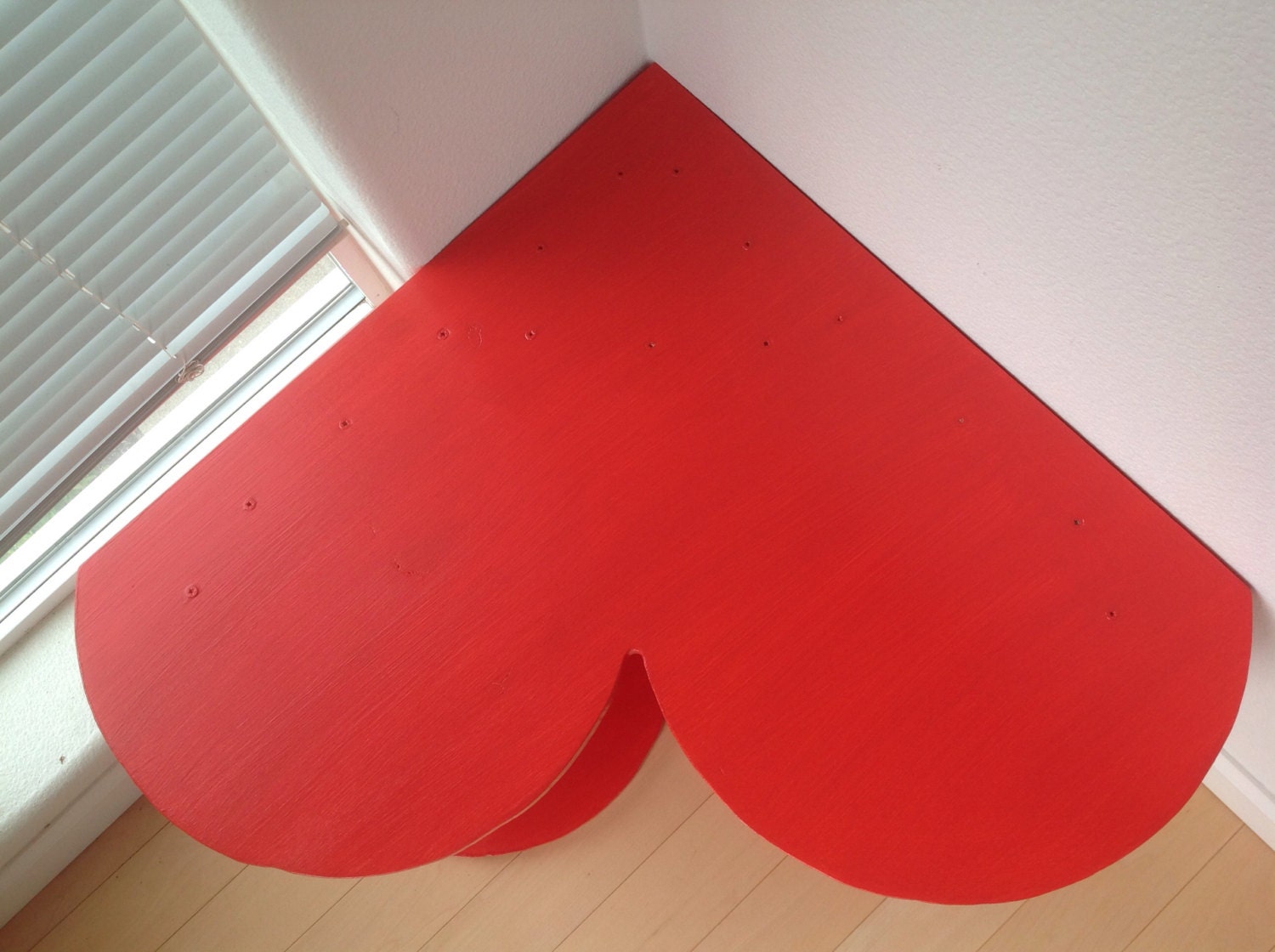 Heart Corner Wood Reading Bench - Etsy