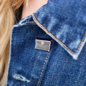 Good Luck Secret Message Pin, Clover Leaf Badge, Lucky Charm Brooch ...