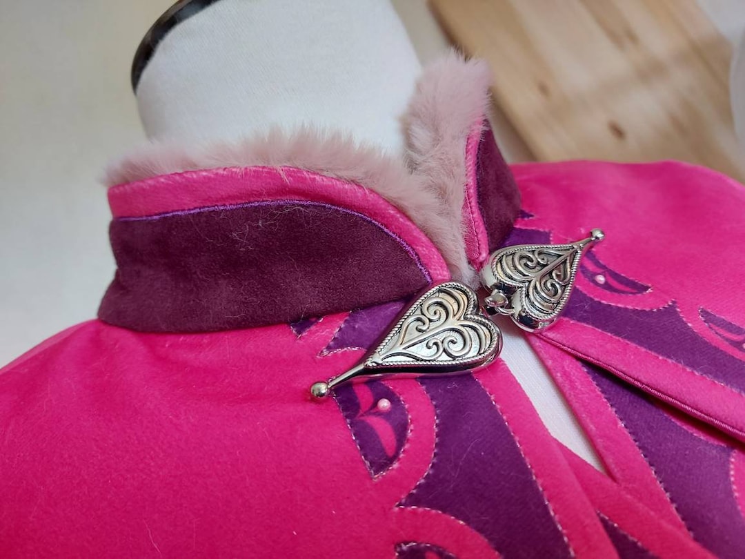 Frozen Inspired Cape Heart Clasps/hooks - Etsy