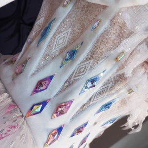 PRE-ORDER // Limited Edition - Deluxe Elsa Spirit Costume From Frozen 2 ...